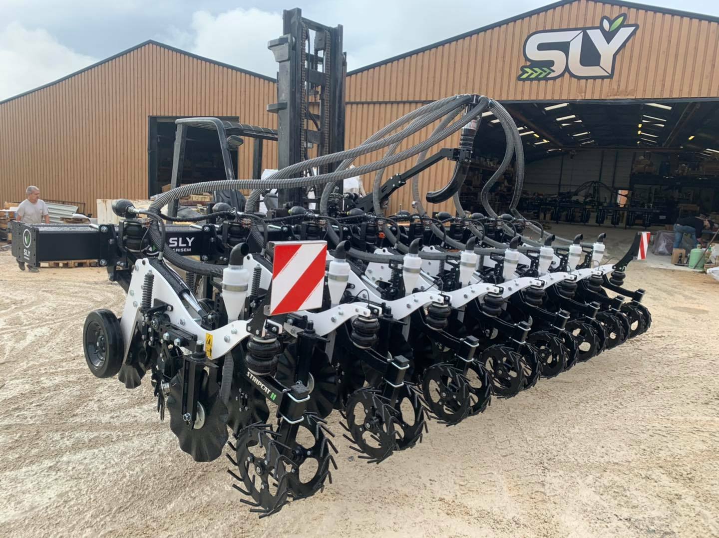 Semoir pour semis simplifié Agrisem Strip-Cat II porté Fixe à vendre ...