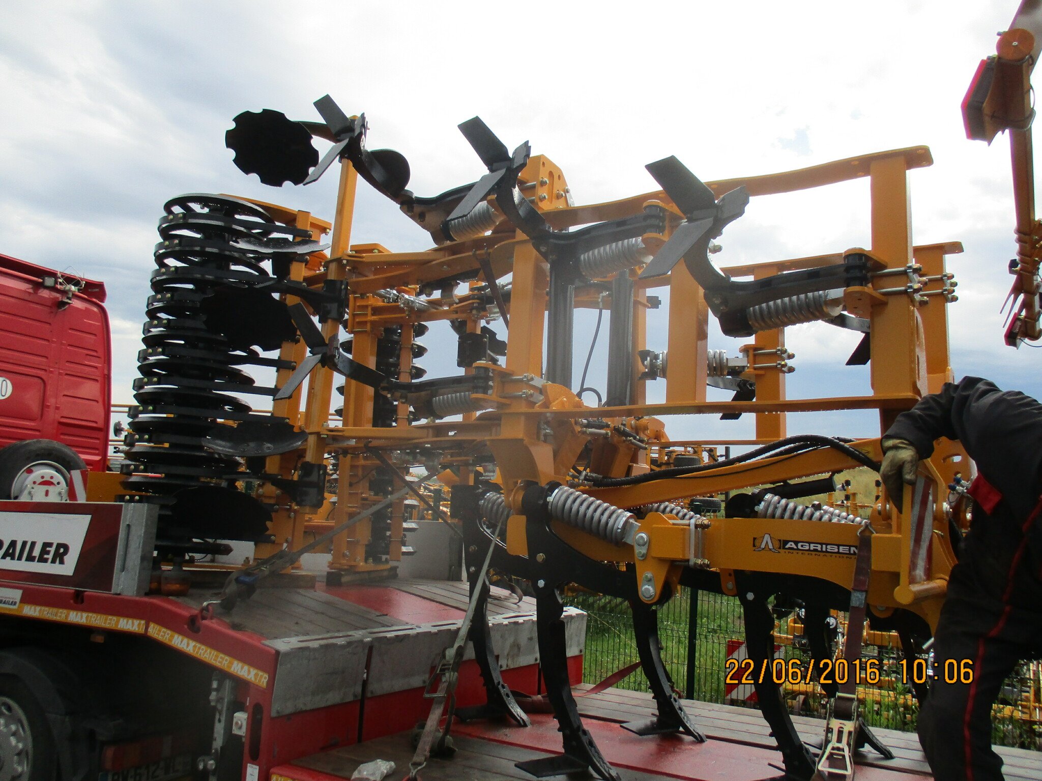 Déchaumeur à dents Agrisem Agromulch Gold porté Repliable à vendre sur ...