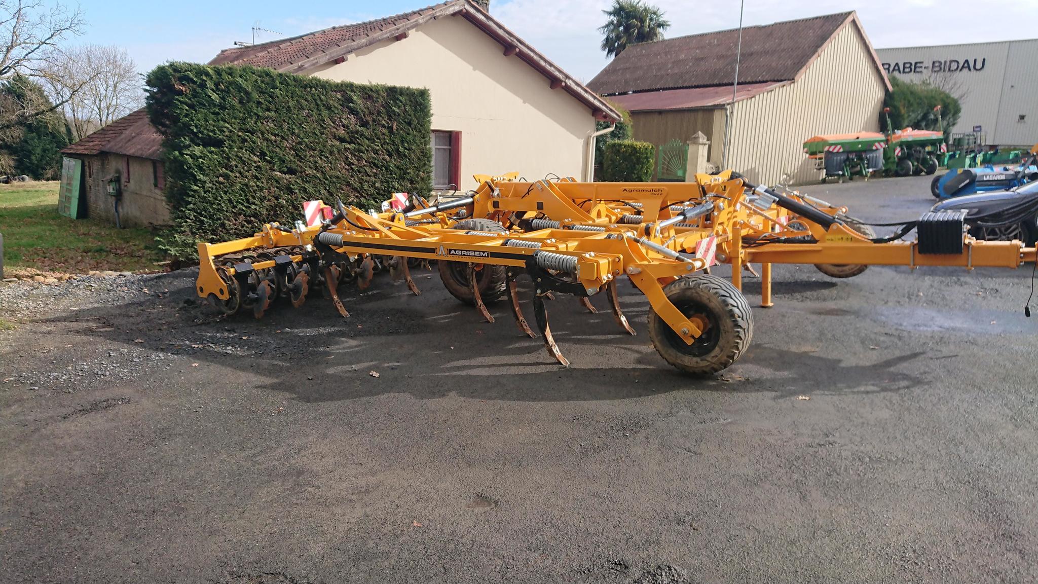 Déchaumeur à dents Agrisem Agromulch Gold traîné Repliable à vendre sur ...